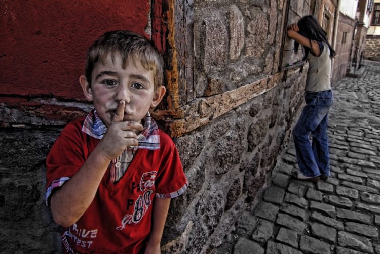 Çocukluğu Sokaklarda Geçen Herkesin Mutlaka Hatırlayacağı 23 Oyun ...