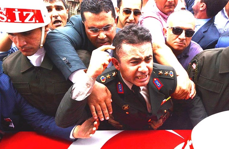 Yüzbaşı Ali Alkan'ın Ağabeyi Yarbay Mehmet Alkan Ordudan İhraç Edildi ...