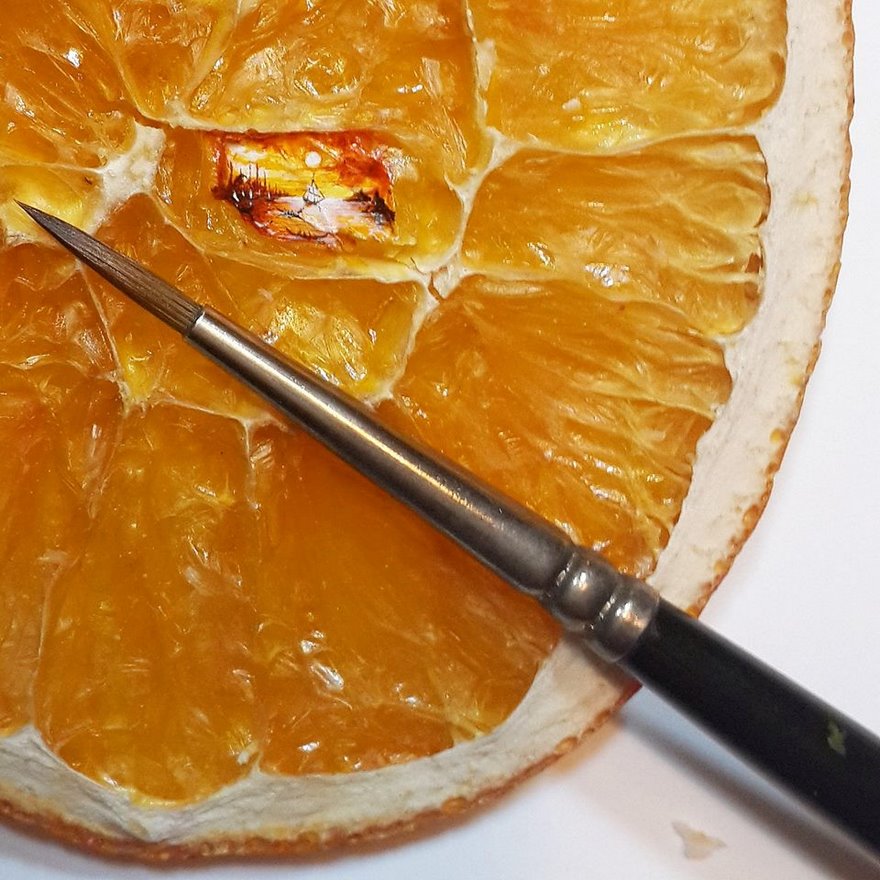 Ustalığı Detaylarda Saklı Ressam Hasan Kale ve Dünyanın En Minik Sanat ...