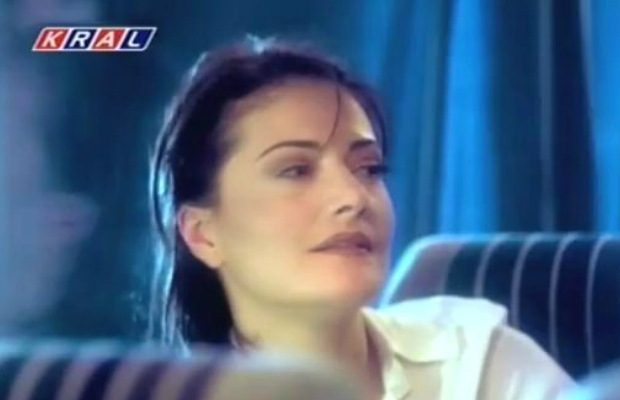 Candan Erçetin'in Yalan Şarkısının Video Klibinin Gerçeğe Dönüşen ...