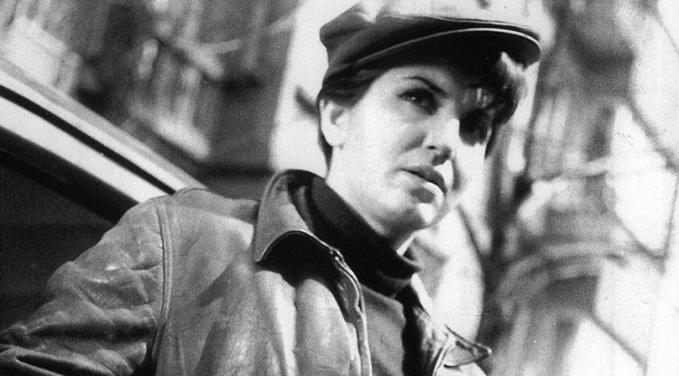 Yeşilçam'ın Şoför Nebahat’ı ve İlk Kadın Starı Sezer Sezin'in ...