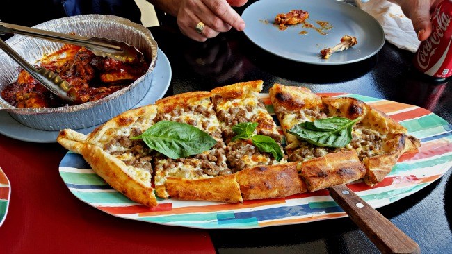 Madonna'dan Sipariş Alan Dünyaca Ünlü Pizzacı Tuncelili Zeynel Arı ...