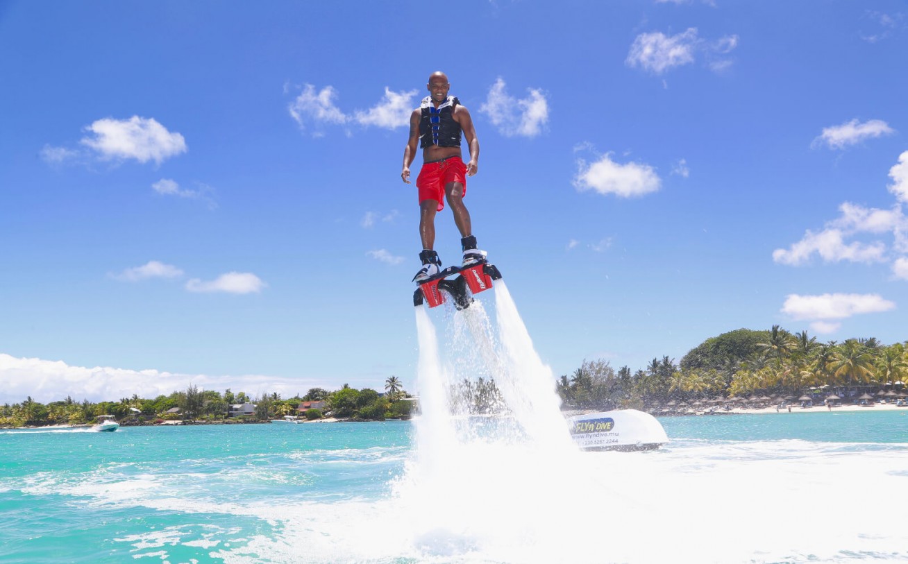 Yazın En Heyecanlı Aktivitesi: 4 Maddede Flyboard Nedir? Nerede Yapılır?