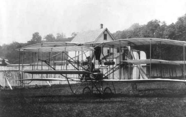 Dünyanın İlk Kadın Uçak Tasarımcısı Emma Lilian Todd