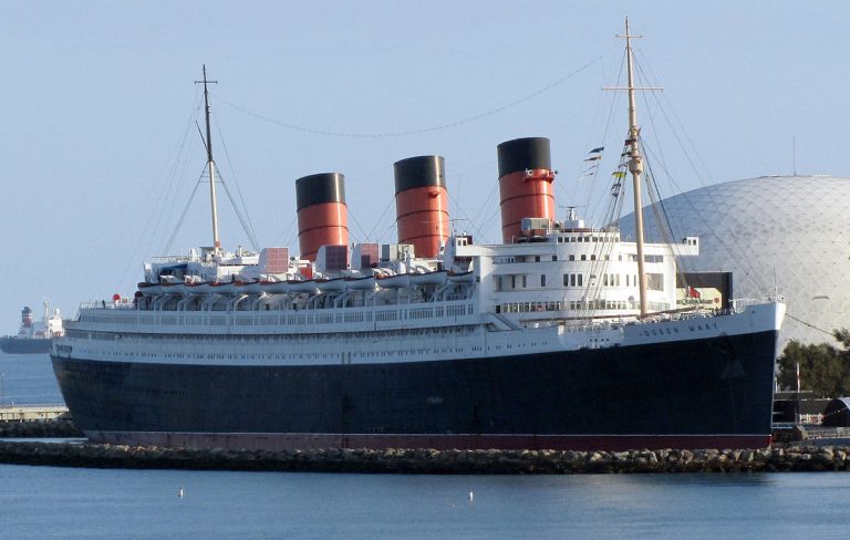 Queen Mary: Atlantik'i En Hızlı Geçen ve Tarihe Adını Yazdıran Gemi