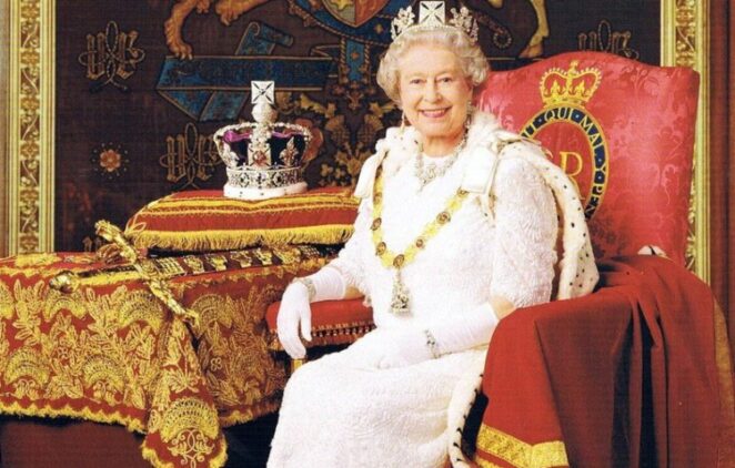 Kraliçe Elizabeth ve Hükümdarlığı Sırasında Yaşanan 13 Önemli An
