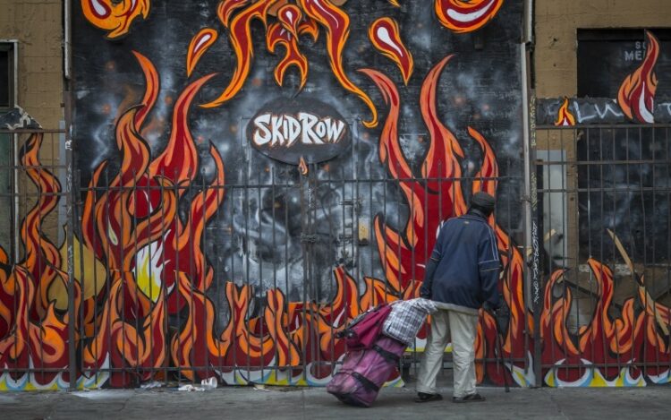 Skid Row: Los Angeles'ın Göbeğinde Evsizlerin Yaşadığı Depresif Bölge