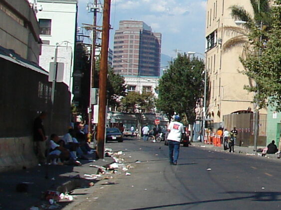 Skid Row: Los Angeles'ın Göbeğinde Evsizlerin Yaşadığı Depresif Bölge