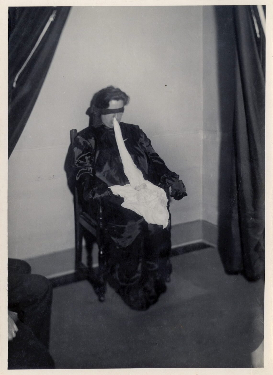 İngiltere'nin "Son Cadısı" Helen Duncan Hakkında Bilmeniz Gerekenler