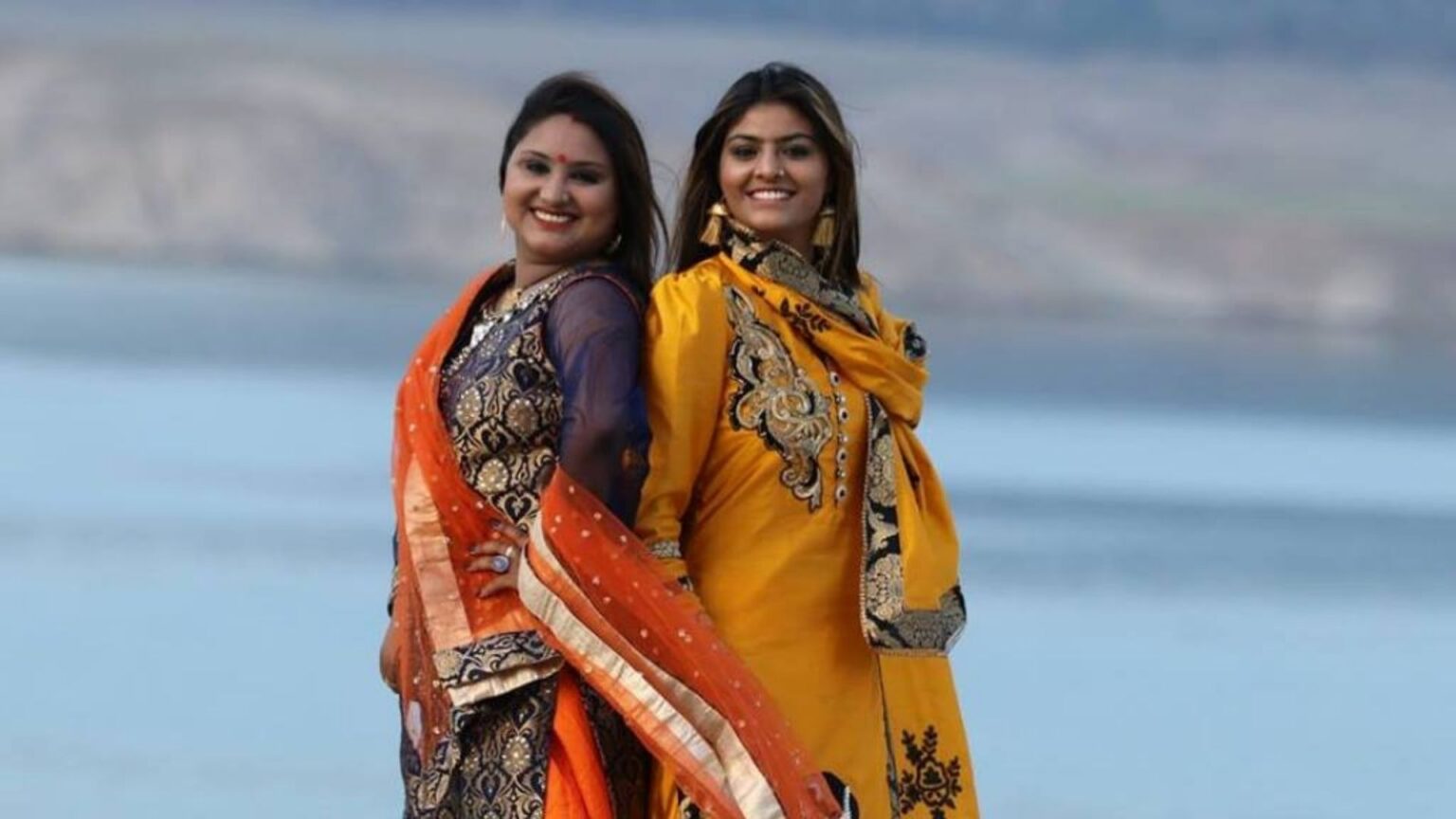 TikTok'ta Viral Olan Bollywood Ünlüsü Nooran Kardeşler Kimdir?