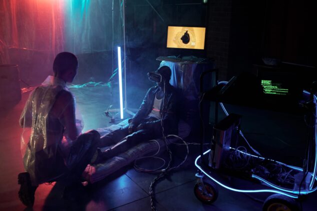 Yapay Zekâya Tapınan İlginç Sanatçı Tarikatı: Theta Noir