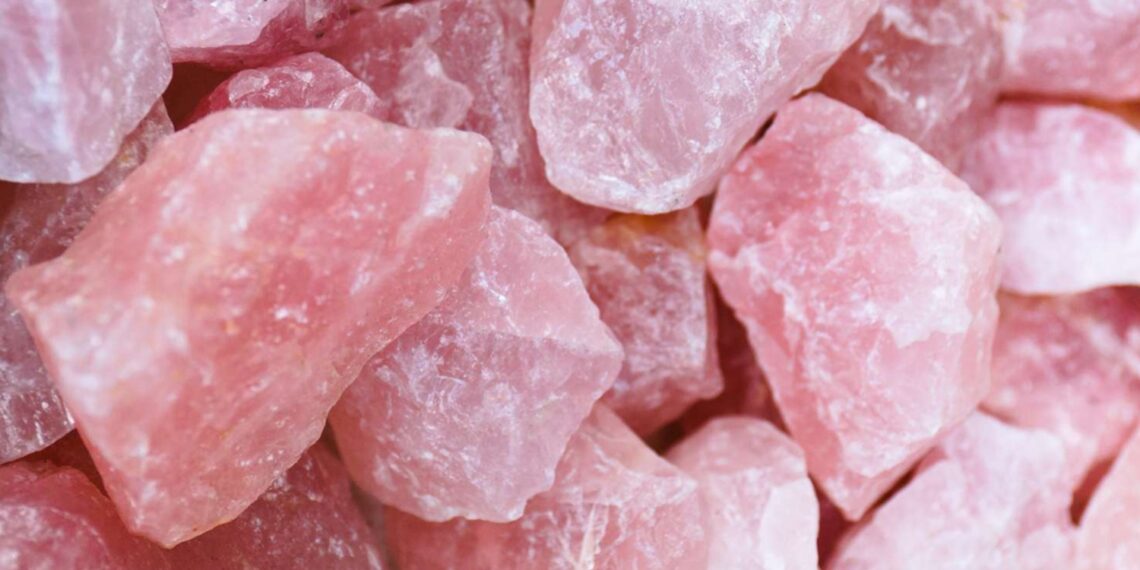 Pembe Kuvars Taşı Özellikleri, Faydaları ve Dahası | ListeList.com
