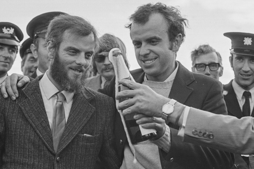 Roger Mallinson Ve Roger Chapman: Okyanus Dibinde Mahsur Kalan Denizciler