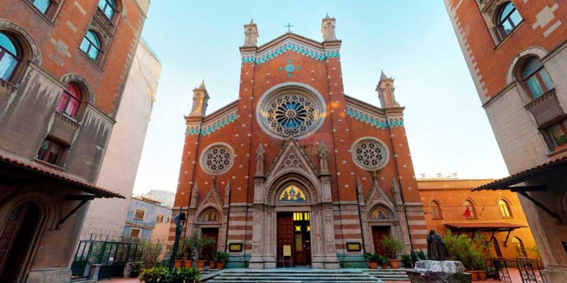 St. Antuan Kilisesi Nerede ve Nasıl Gidilir? | ListeList.com