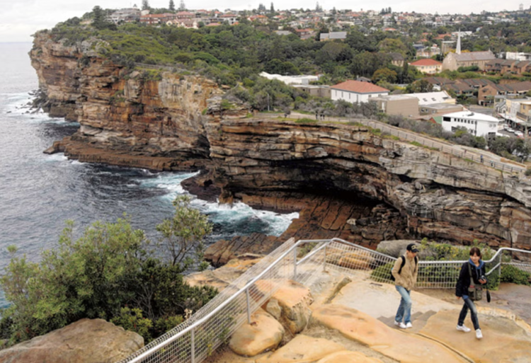 50 Yılda 160 Kişiyi İntiharın Eşiğinden Döndüren Avustralyalı Kahraman ...