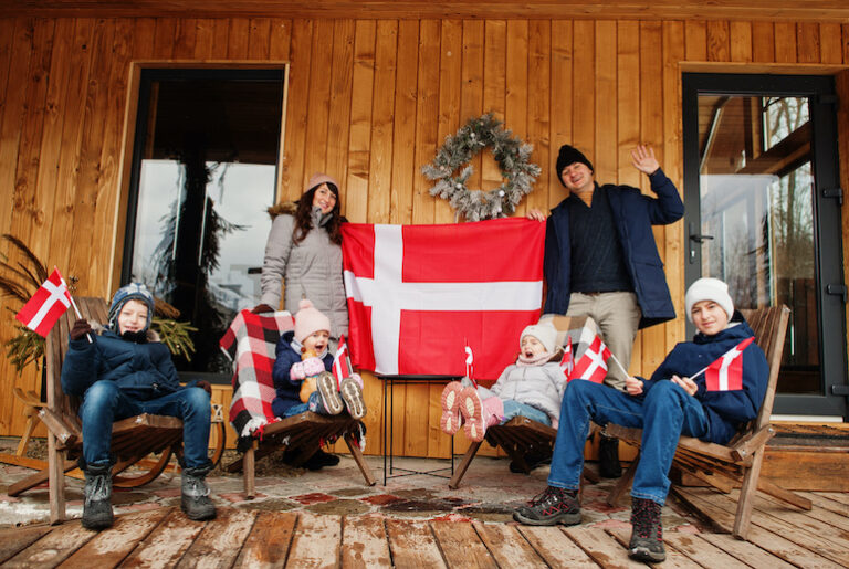 Danimarka’nın Mutluluğu Önceleyen Yaşam Felsefesi: Hygge