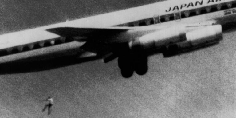 Uçaktan Düşerek Ölen Tarihin En Şanssız Kaçak Yolcusu: Keith Sapsford