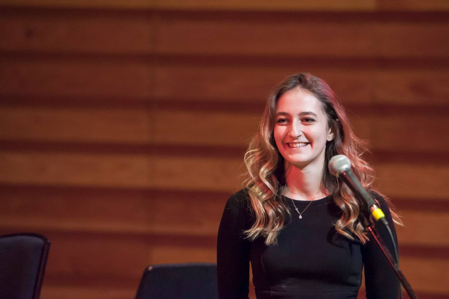 Şarkılarını Yüz Binler Dinliyor! INJI Adıyla Bilinen Şarkıcı İnci Gürün ...