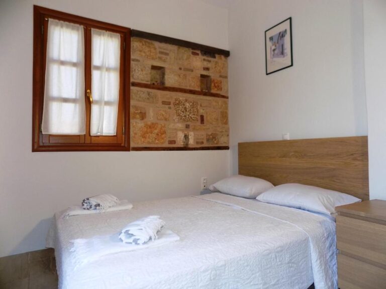 Meis Adası: Nasıl Gidilir, Nereler Gezilir, Nerede Konaklanır?