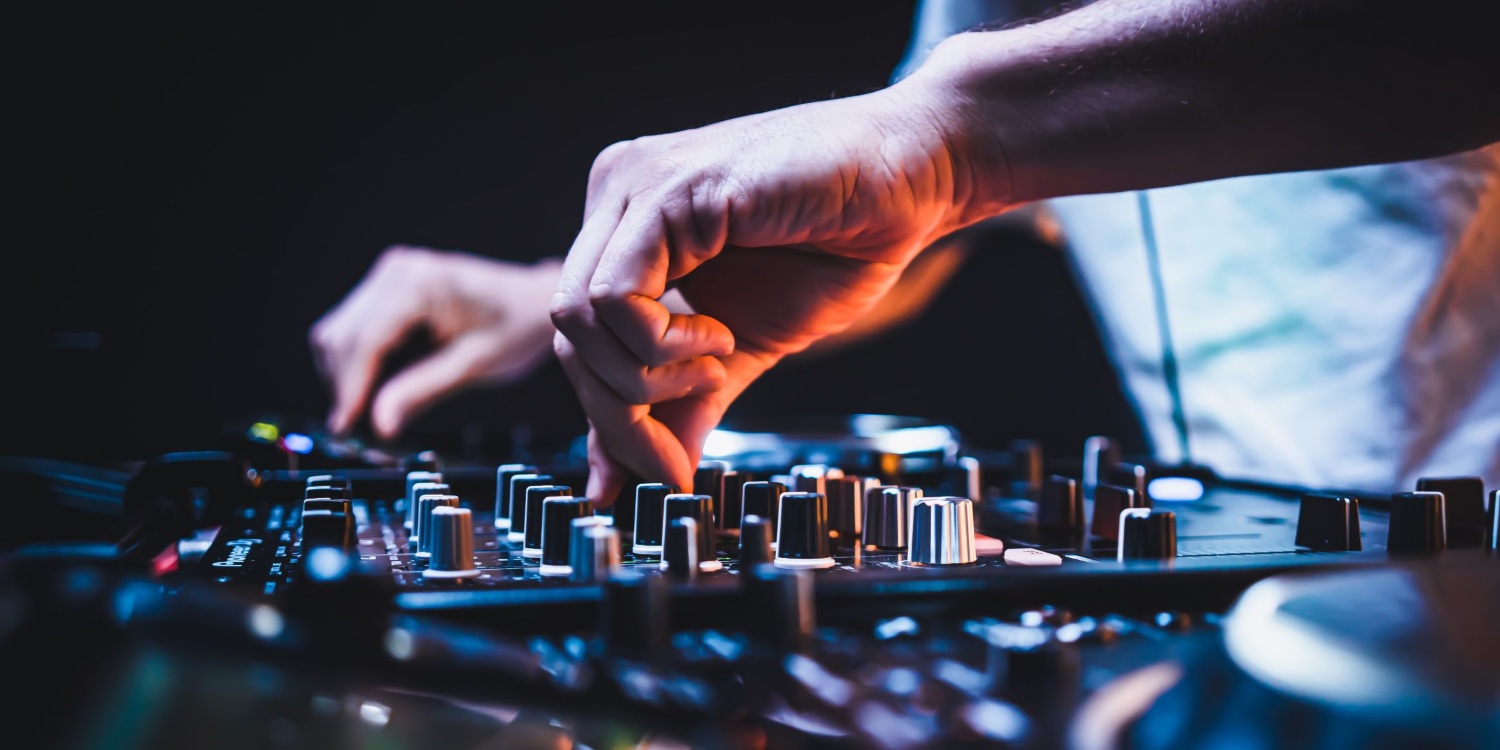 Ünü Ülke Sınırlarını Aşan Dünyaca Ünlü 10 Türk DJ | ListeList.com