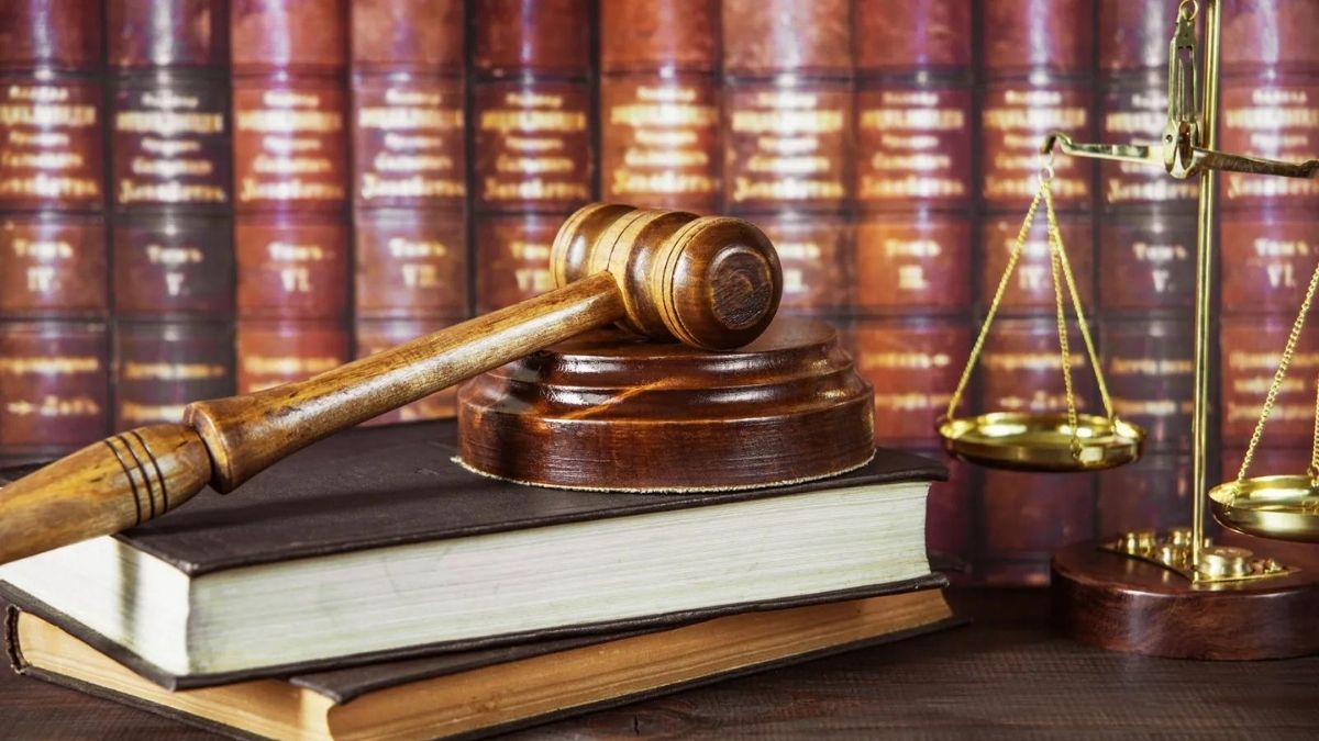 Türkiye'nin En İyi Hukuk Fakülteleri | ListeList.com Türkiye'nin En İyi Hukuk Fakülteleri | ListeList.com