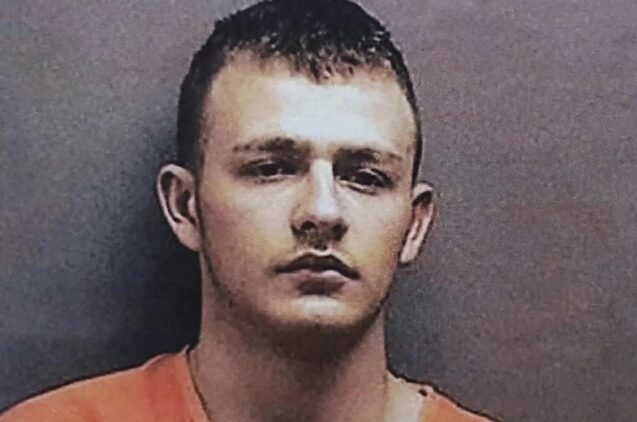 Sevgilisiyle Görüşmesine İzin Vermedikleri İçin Kendi Ailesinin Ölüm ...