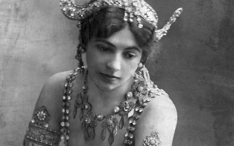 Mata Hari: Yüzlerce Erkeği Kendisine Aşık Eden Tarihin En Ünlü Kadın ...