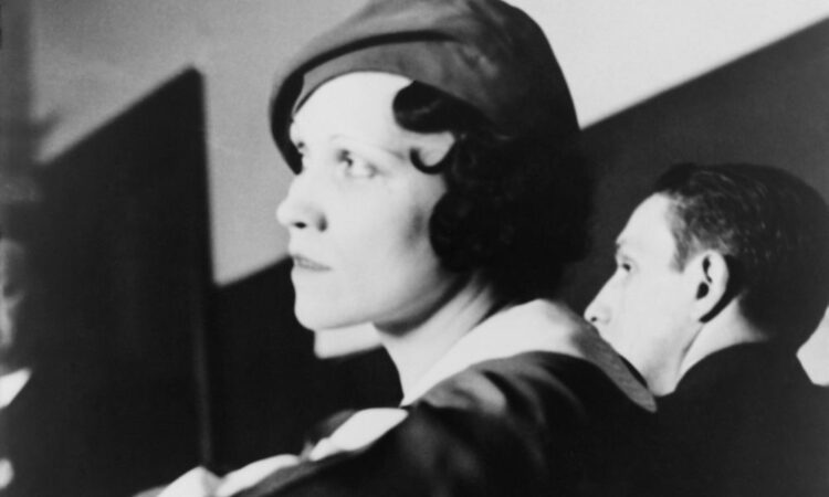 Kötü Şöhretli Mafya Babalarının Trajik Hayatlara Hapsolmuş Eşleri