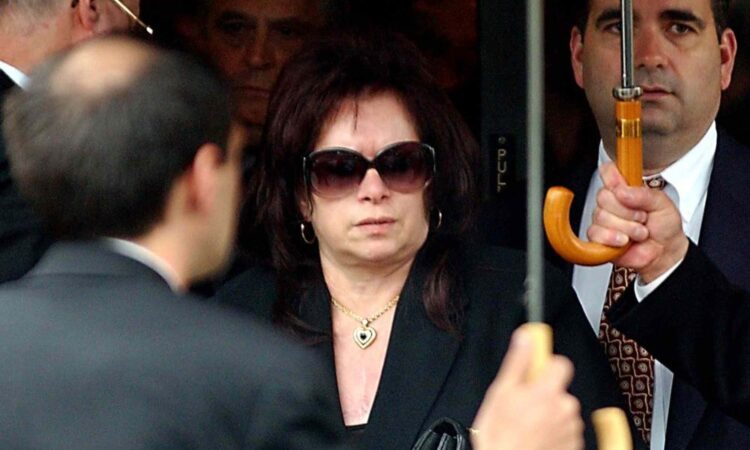 Kötü Şöhretli Mafya Babalarının Trajik Hayatlara Hapsolmuş Eşleri