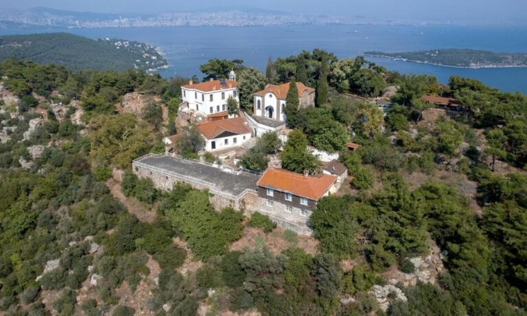 İstanbul Adalar Rehberi: Nasıl Gidilir, Nerede Gezilir, Ne Yapılır?