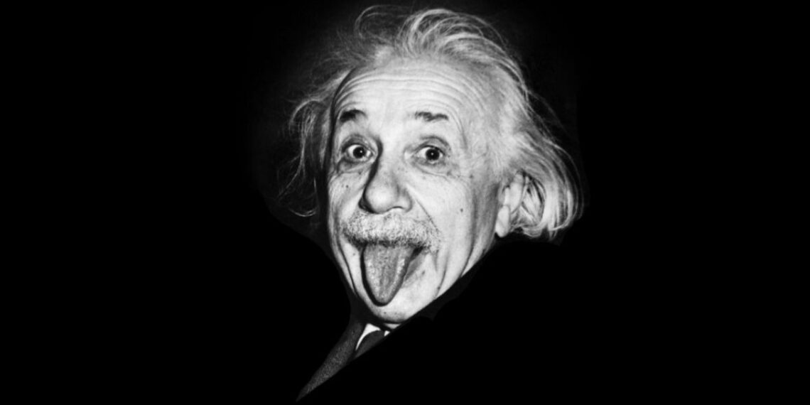 Albert Einsteinın Dil Çıkarma Fotoğrafının Bilinmeyen Hikayesi